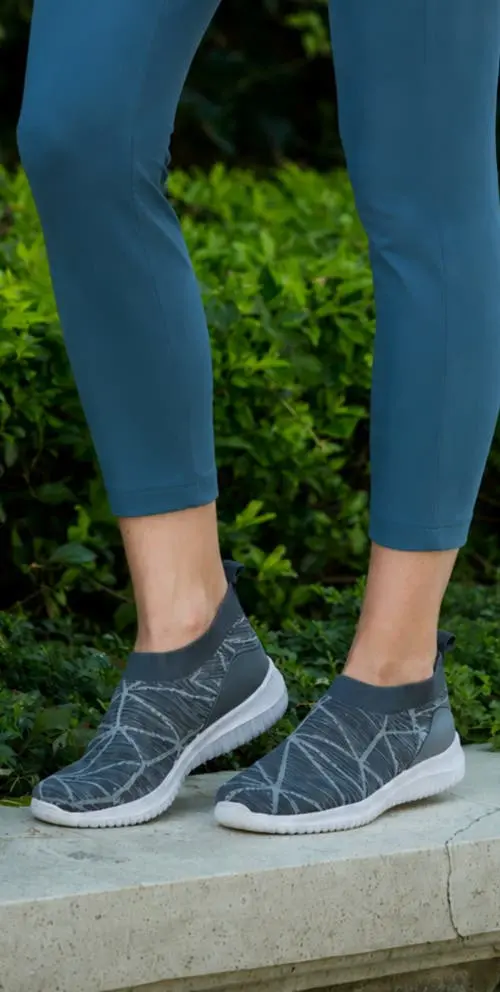 MIO MARINO Lightweight Slip-on Knit Sneakers With Breathable Mesh Upper - Gray