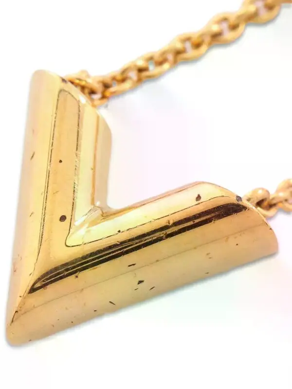 LOUIS VUITTON Essential V -tone Pendant Necklace