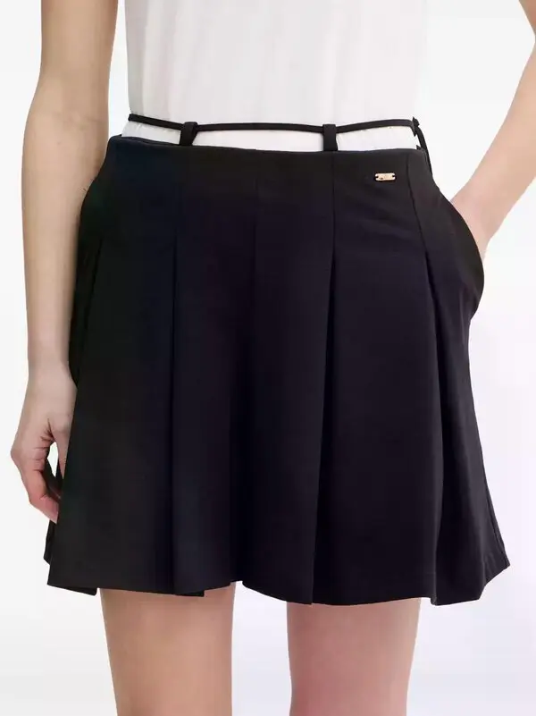 FRACOMINA Pleated Shorts With Side Pockets And Gold-tone Logo Plaque - Black
