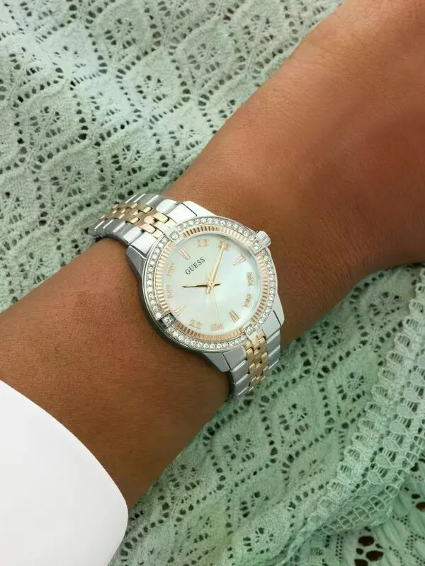 Guess Round-case 32mm Watch