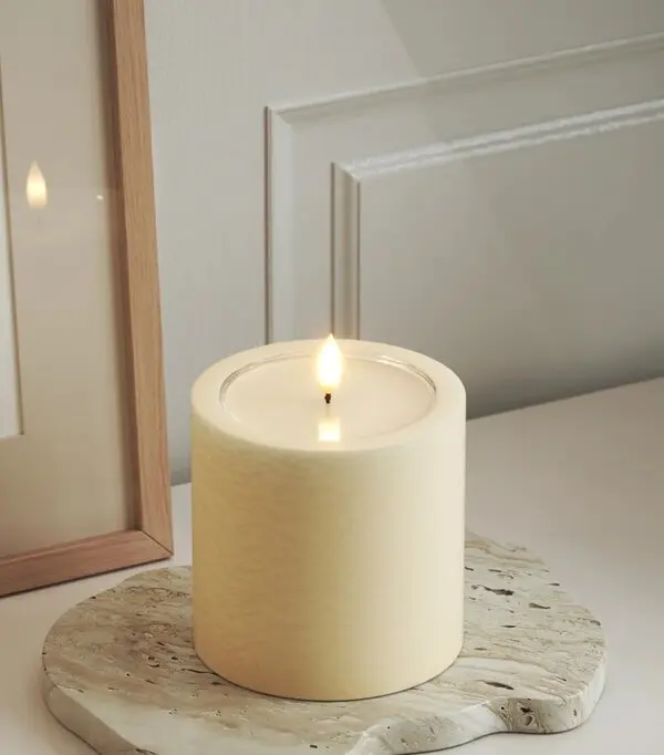 DELUXE HOMEART Unique Pillar Candle