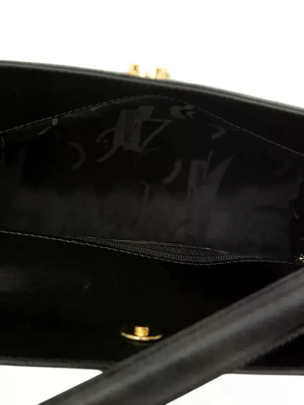 FERRAGAMO 2000-2026 Leather Gancini Shoulder Bag