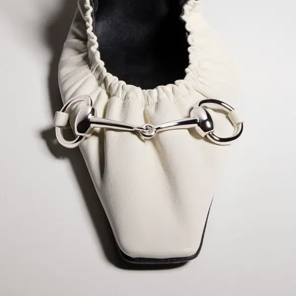 Gucci Vittoria Slingback Pump With Horsebit Detail - White