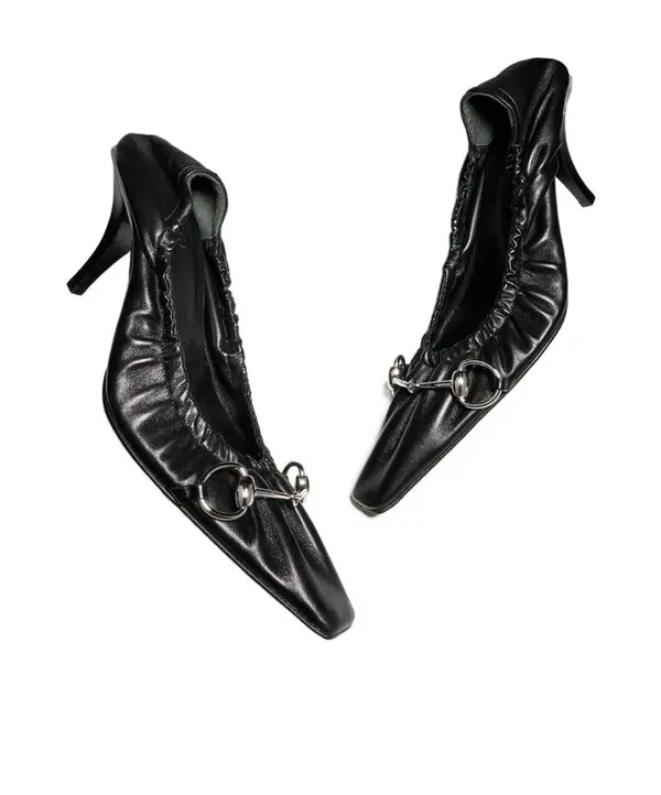 Gucci Vittoria Pump With Horsebit Detail - Black
