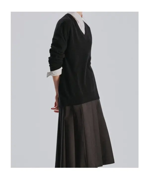 THE ROW Phora Cashmere V-neck Sweater - Black