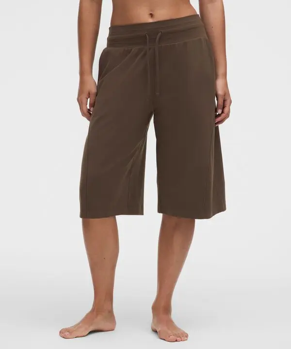 Lululemon Groove Mid-rise Relaxed Bermuda Short