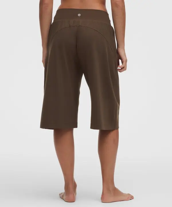 Lululemon Groove Mid-rise Relaxed Bermuda Short