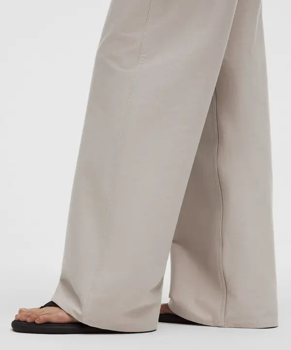 Lululemon Easyfive Low-rise Classic Wide-leg Pant - Downtown Tan