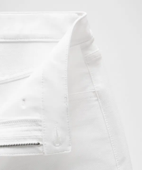 Lululemon Easyfive Mid-rise Short 4.5 - White