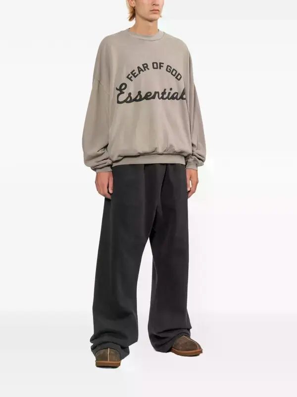 ESSENTIALS Training 90s Sweatshirt