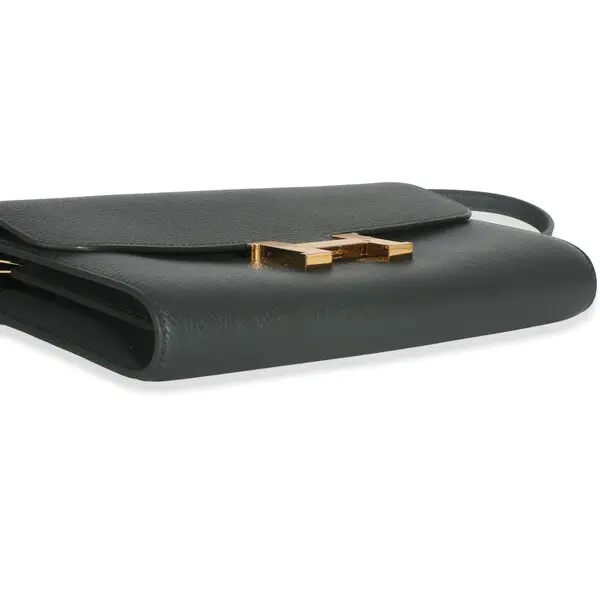 Hermès Constance To Go Wallet In Vert Mangrove Evercolor With Gold-tone Hardware - Green