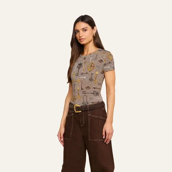L'Agence Ressi Fitted T-shirt In Houndstooth Key Print - Brown Multi Houndstooth Key