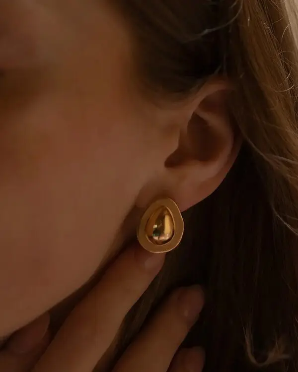 LINA HERNÁNDEZ Gala Egg Small Stud Earrings