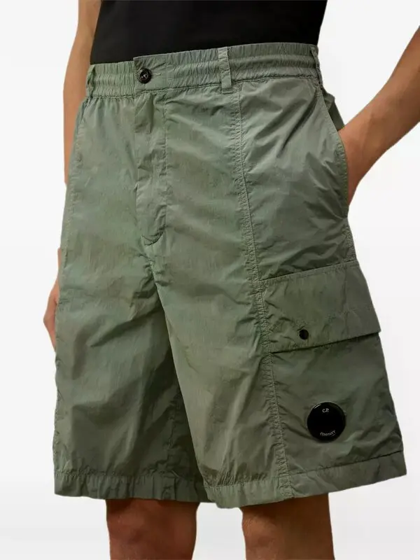 C.P. COMPANY Chrome-r Lens Boxy Cargo Shorts - Green