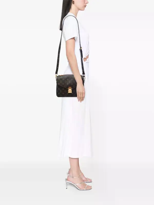 LOUIS VUITTON 2017 Monogram Pochette Metis Satchel