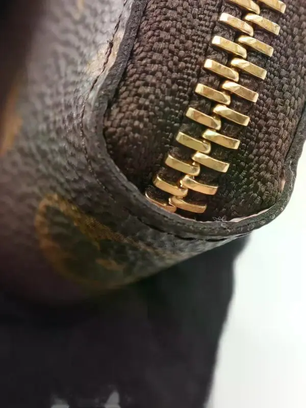 LOUIS VUITTON Monogram Clemence Wallet
