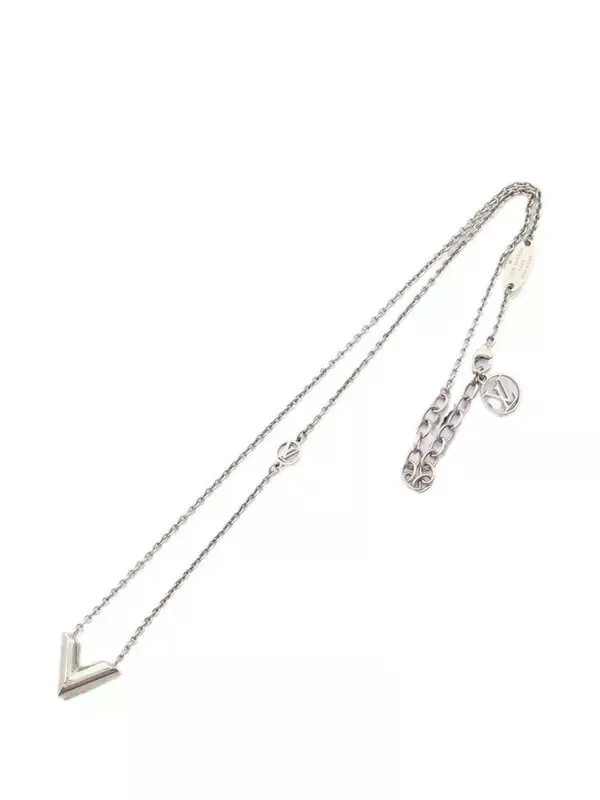 LOUIS VUITTON Essential V Necklace