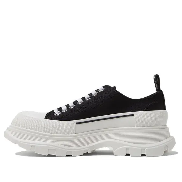 Alexander McQueen Tread Slick Lace Up Low Top Sneakers - Black/white