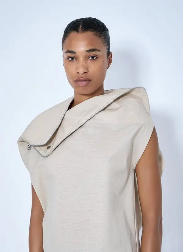 Issey Miyake Sleeveless Asymmetric Zip Detail Top