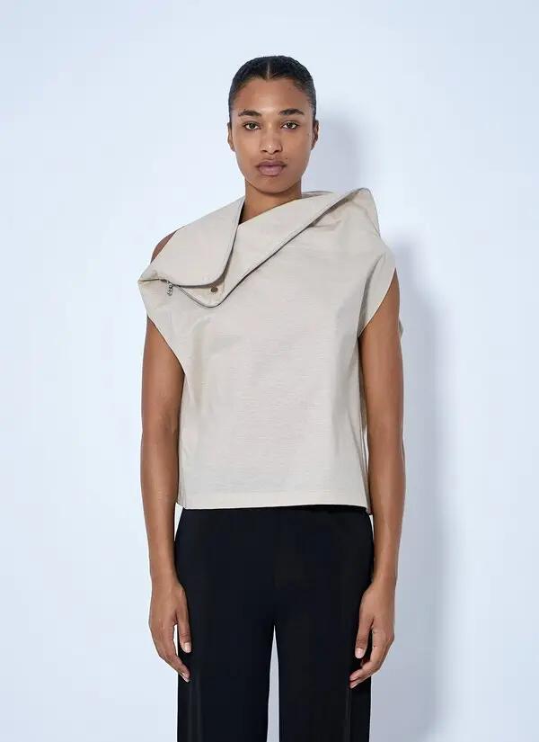 Issey Miyake Sleeveless Asymmetric Zip Detail Top - Cream