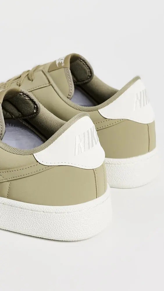 Nike Tennis Classic Sneakers