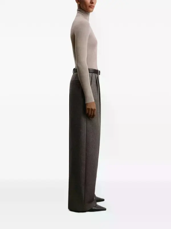 12 STOREEZ Ribbed Merino-wool Sweater