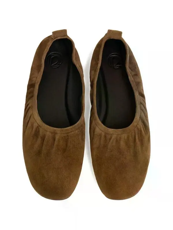 12 STOREEZ Gathered Suede Ballet Flats