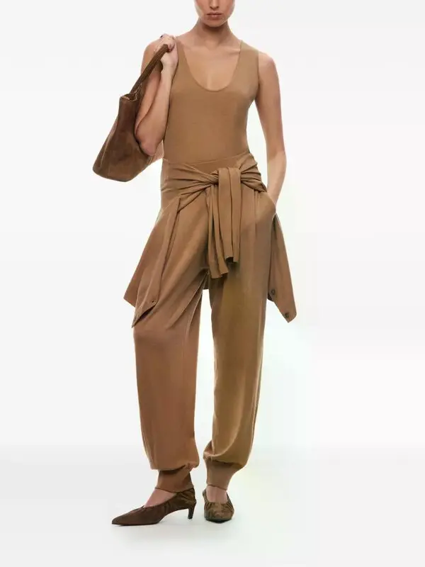12 STOREEZ Jasmin Scoop-neck Top