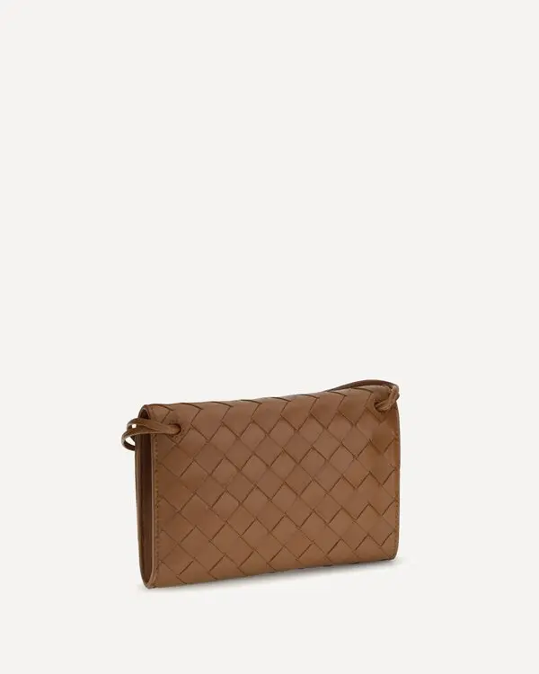 Bottega Veneta Andiamo Clutch Bag With Knot Closure