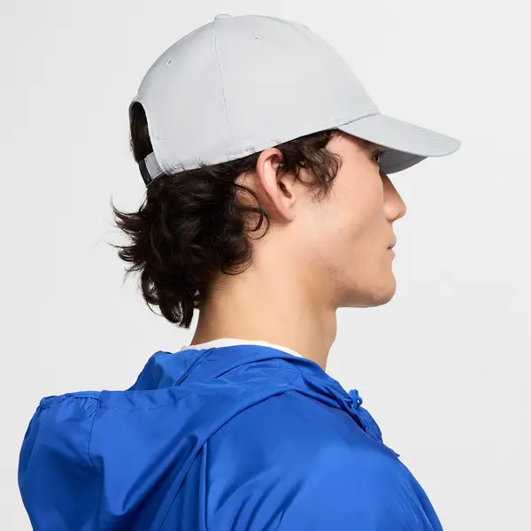 Nike Club Structured Cap With Metal Swoosh Logo