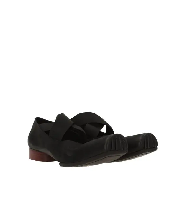 UMA WANG Square-toe Ballet Flats With Crisscross Ankle Straps - No