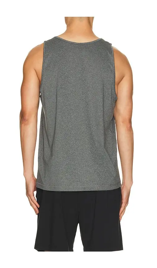 Vuori Tradewind Performance Tank 2.0 In Grey - Heather Grey