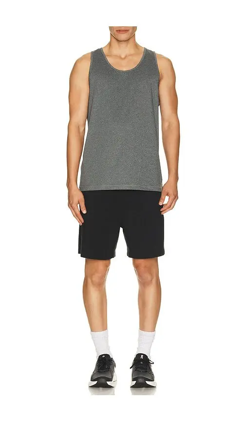 Vuori Tradewind Performance Tank 2.0 In Grey - Heather Grey