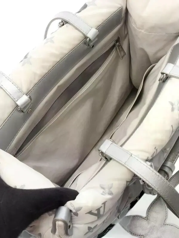 LOUIS VUITTON On-the-go Mm Ski Tote Bag