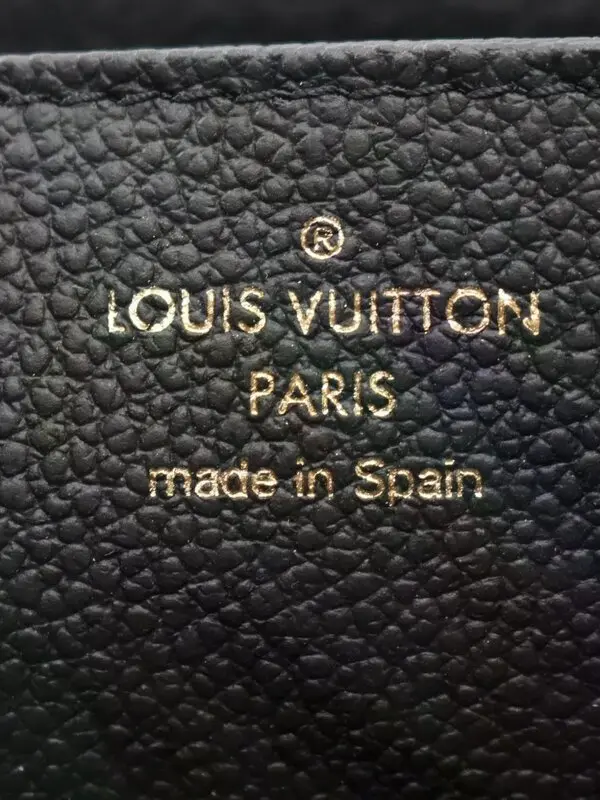 LOUIS VUITTON Monogram Empreinte Zippy Wallet