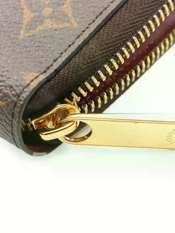 LOUIS VUITTON Monogram Zippy Wallet