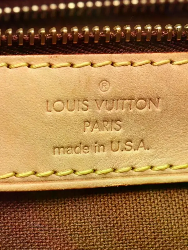 LOUIS VUITTON Monogram Canvas Batignolles Horizontal Shoulder Bag