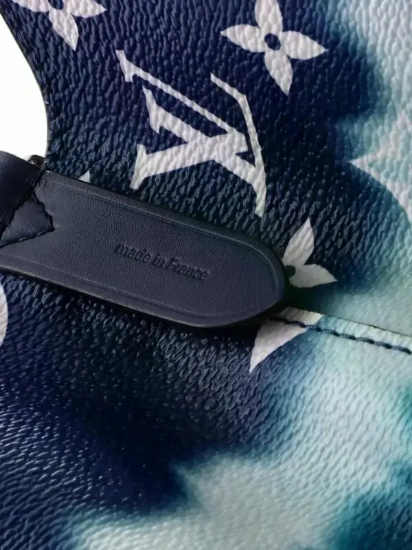 LOUIS VUITTON Escale Monogram Giant Mm Bucket Bag - Blue
