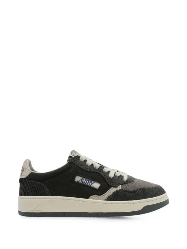 AUTRY Medalist Low Sneakers In Velvet And Felt