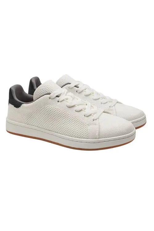SUAVS The Classic Sneaker
