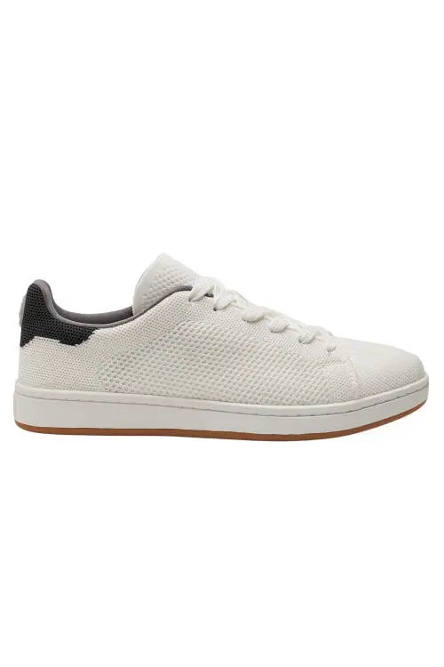 SUAVS The Classic Sneaker