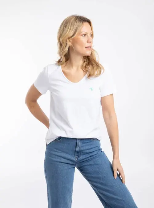 WEIRD FISH Hailey V-neck T-shirt With Slub Texture And Embroidered Logo