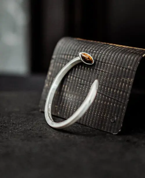 TORRELA Nail Cuff With Tiger Eye