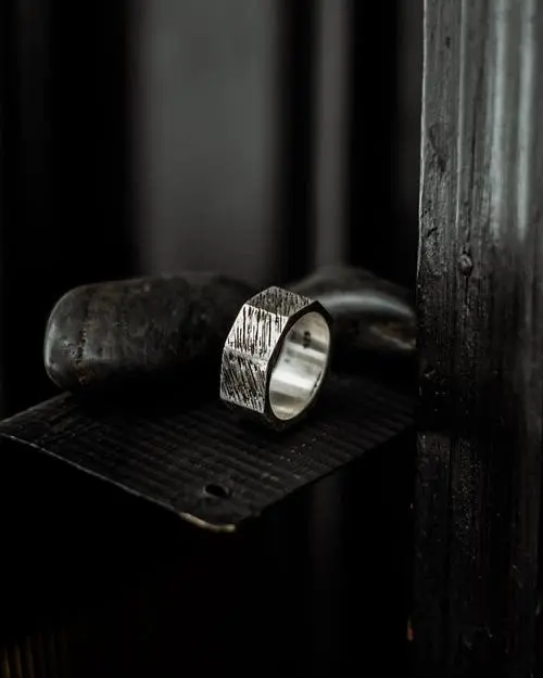 TORRELA Octagonal Ring