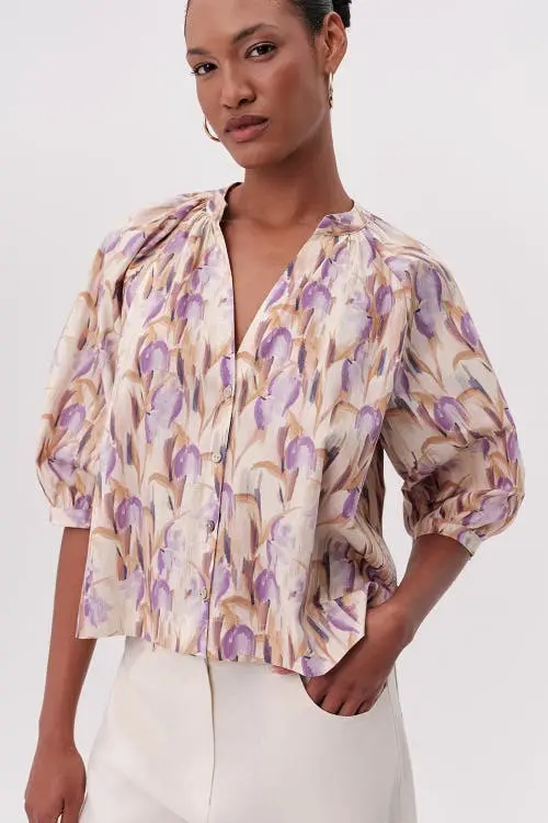 EXQUISE Floral V-neck Short Sleeve Shirt