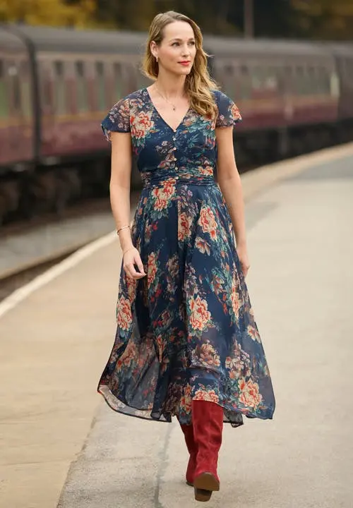 JOE BROWNS Flutter Sleeve Flyaway Maxi Dress