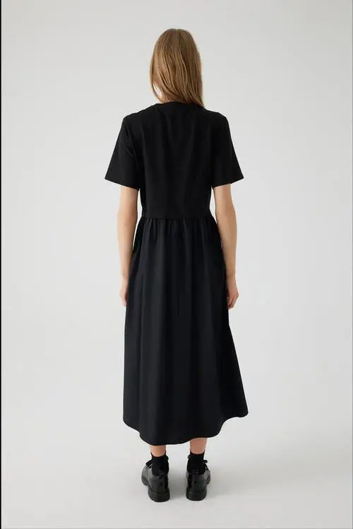 EXQUISE Afia Midi Dress With Embellished Collar