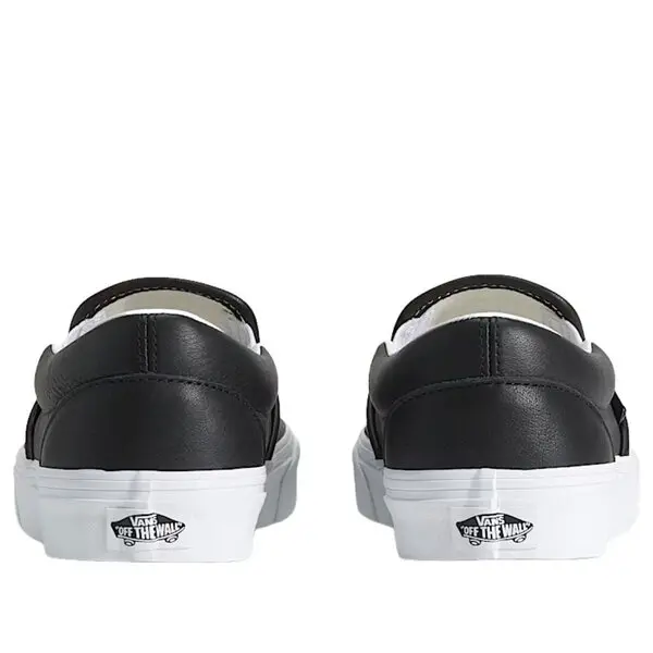VANS Classic Slip-on Sneakers