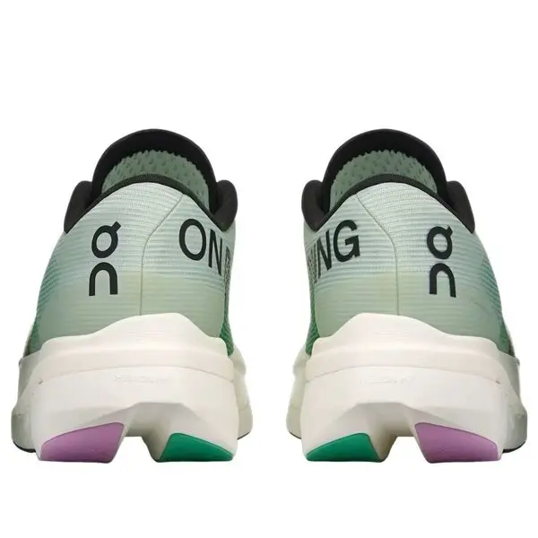 On Cloudboom Volt Sneakers - Iceberg/mantis