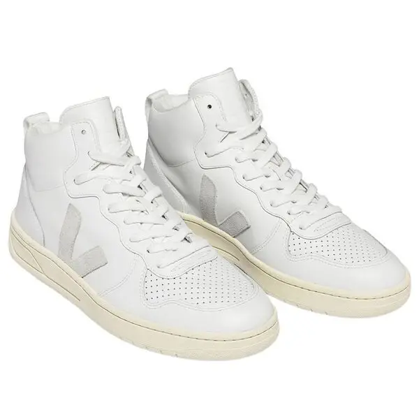 VEJA V-15 Leather